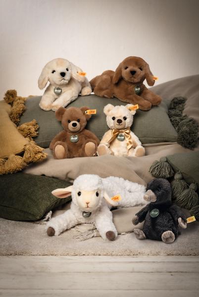 Steiff - Lenny Labrador Chocolate 076886